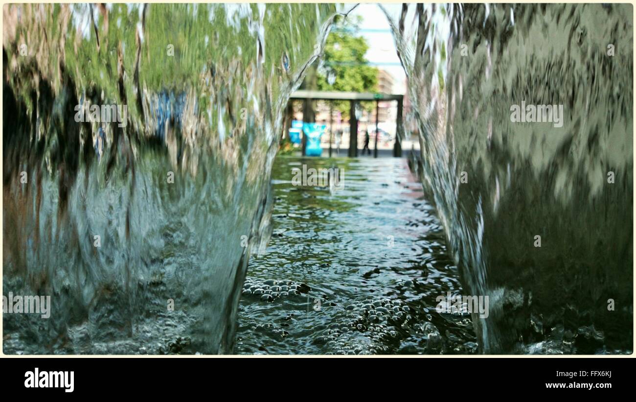 Water falling into lake hi-res stock photography and images - Alamy