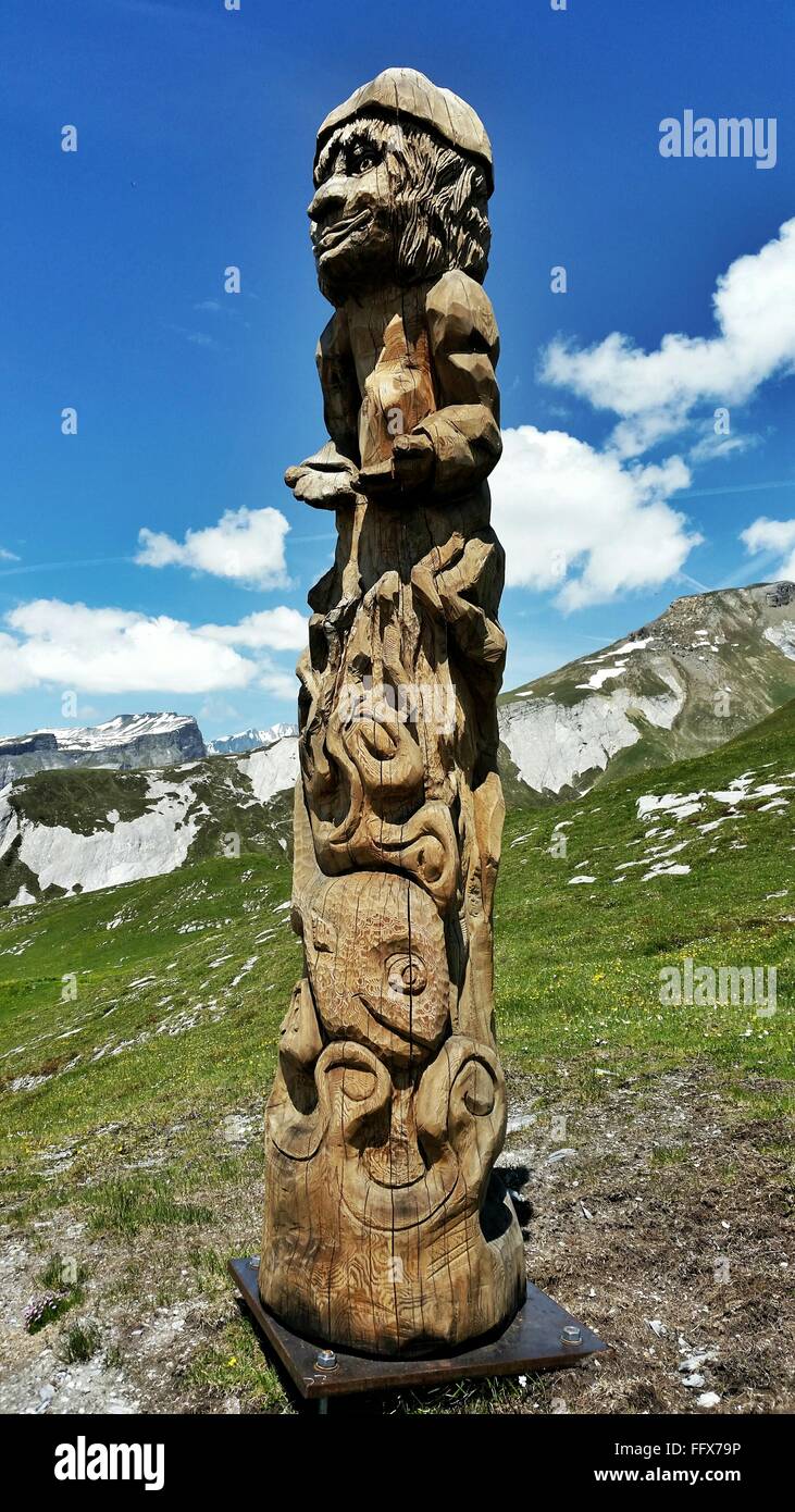 Human totem pole hi-res stock photography and images - Alamy