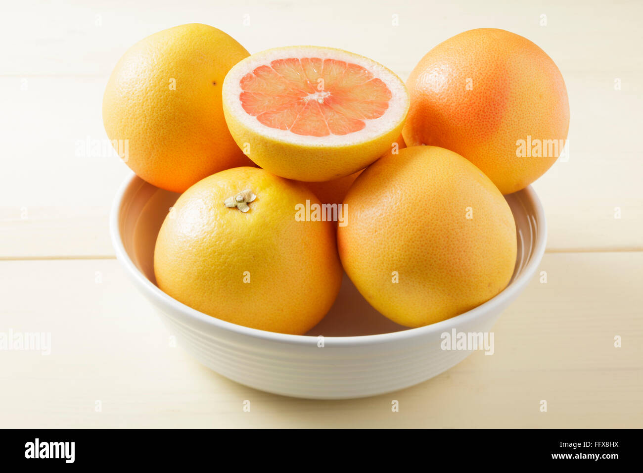 Grapefruit cut open hi-res stock photography and images - Alamy