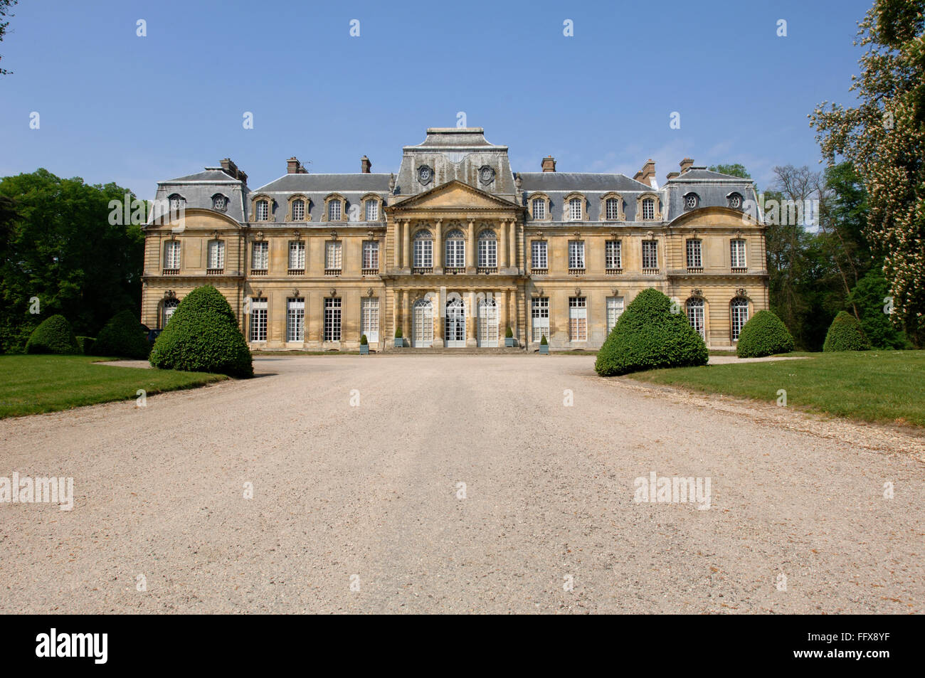 Paris Chateau, mansion on the edge of the French capital Stock Photo ...