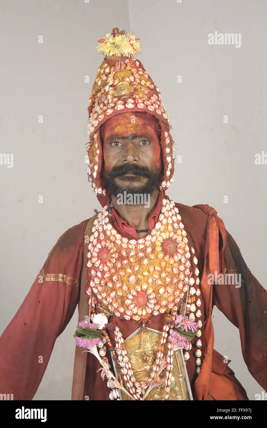 Maharashtra Topi High Resolution Stock Photography and Images - Alamy