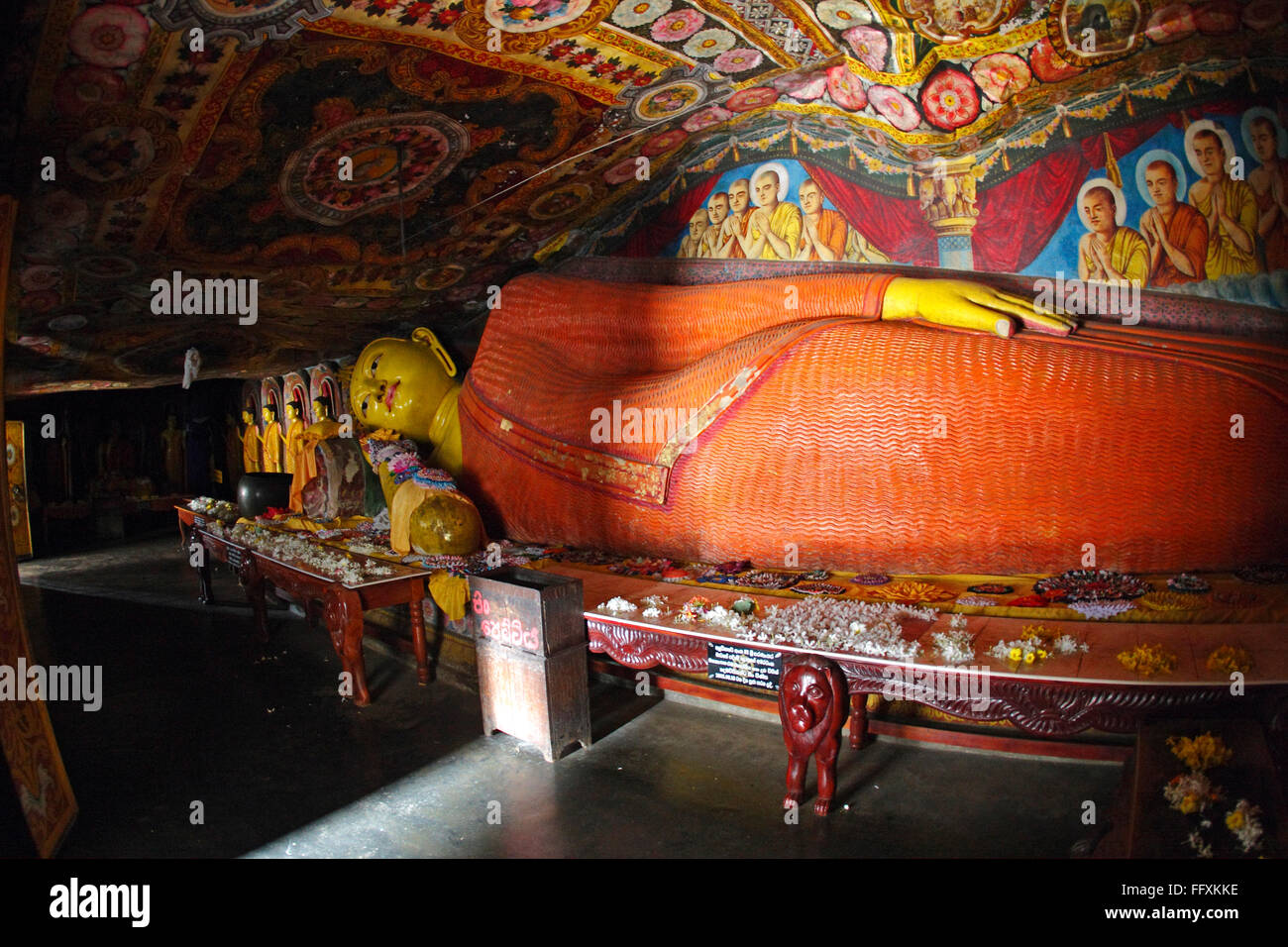 Aluvihara rock cave temple starts 3rd century bc Buddhist scriptures ...