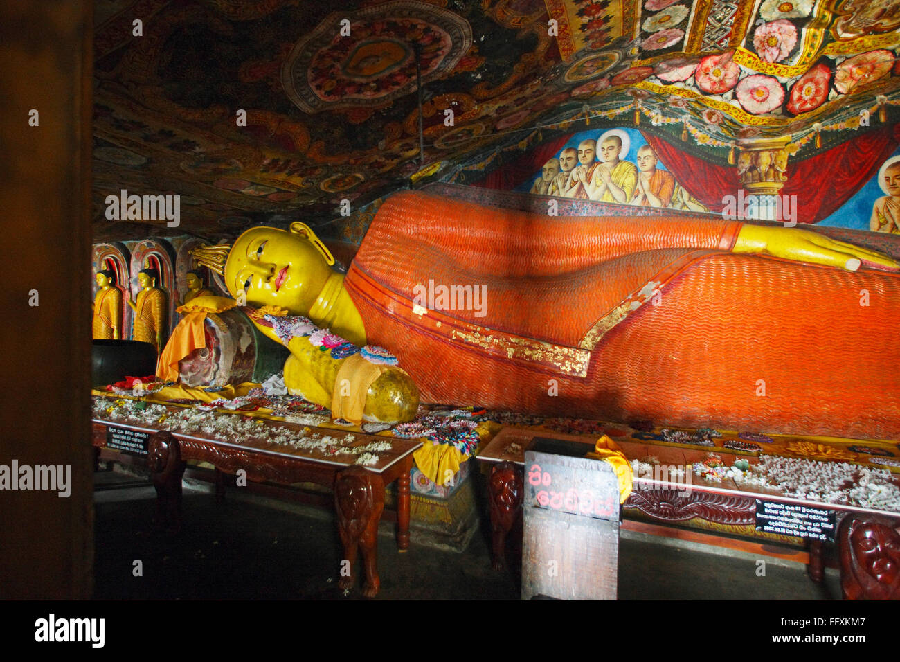 Aluvihara rock cave temple starts 3rd century bc Buddhist scriptures ...