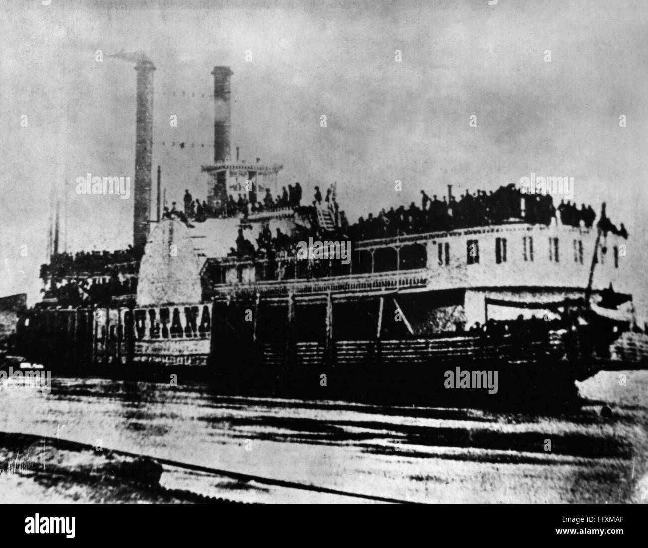 STEAMBOATS: SULTANA, 1865. /nThe paddle steamer 'Sultana' photographed ...