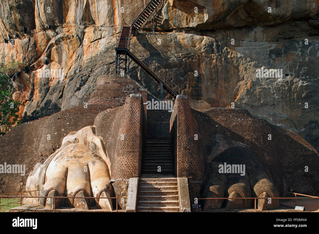 Sakya simha hi-res stock photography and images - Alamy