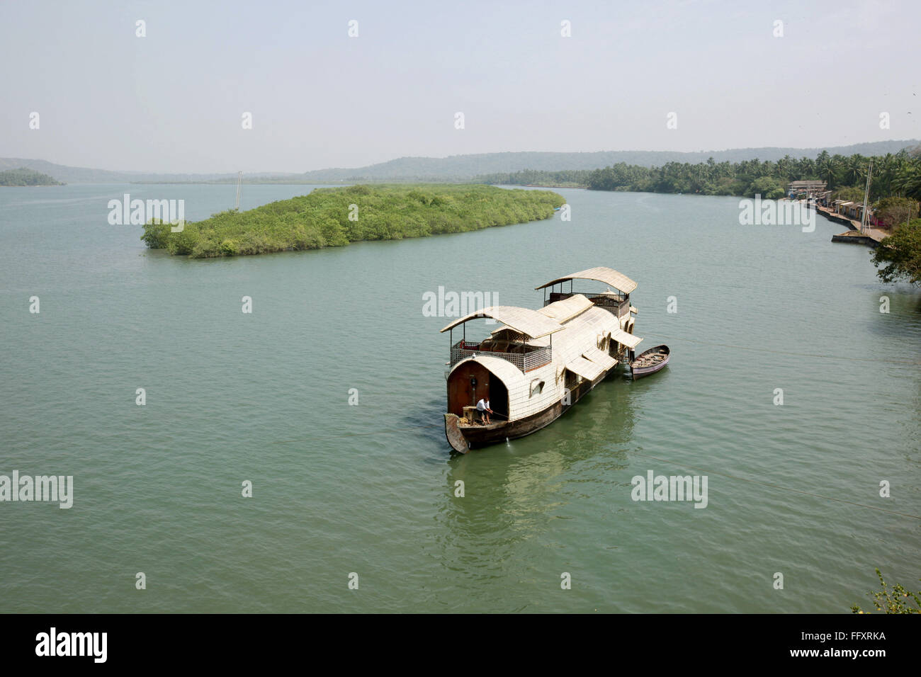 Indian luxury house boats hi-res stock photography and images - Alamy
