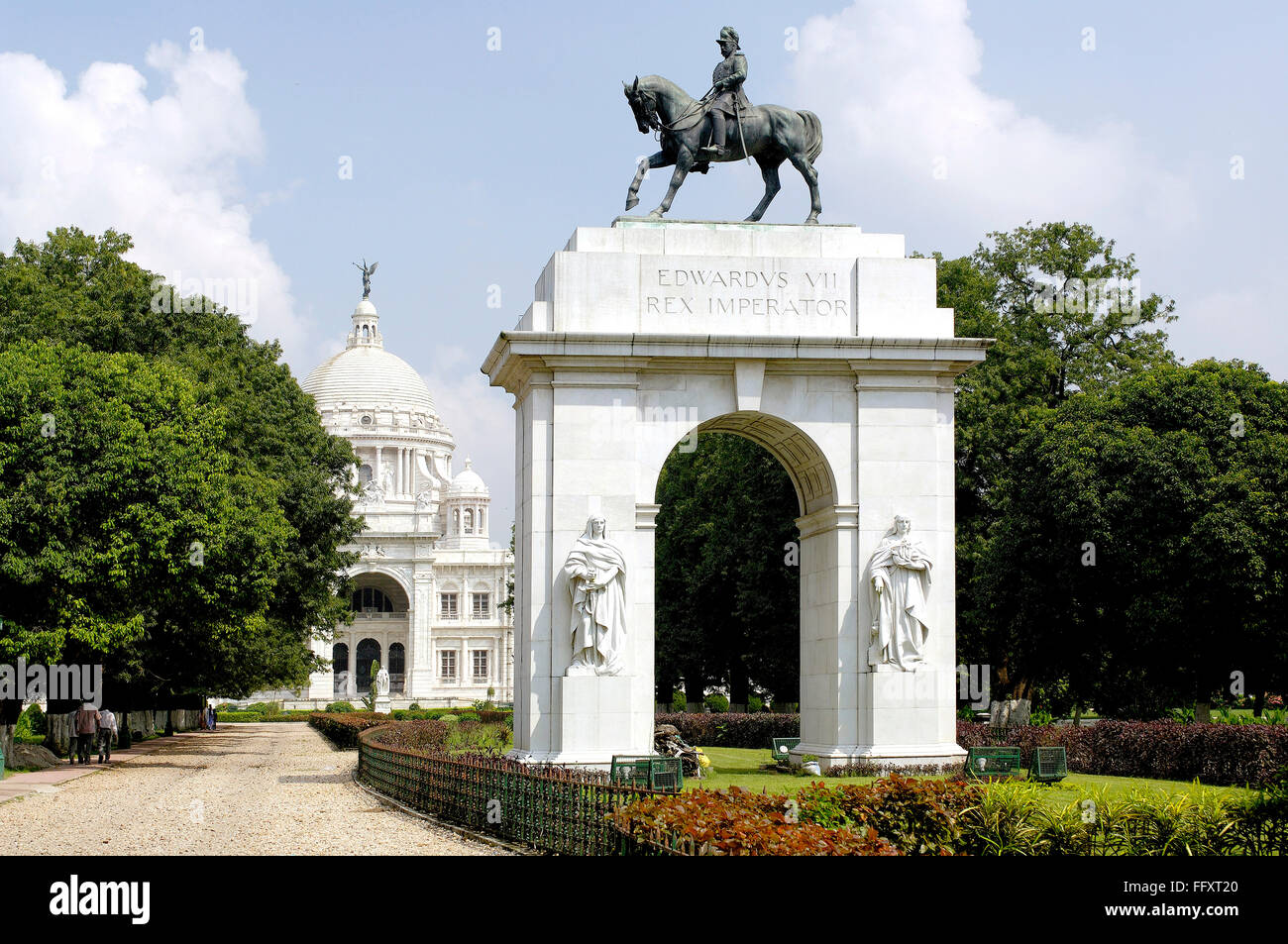 Edwards Vii Rex imperator statue arch Victoria Memorial monument dome ...