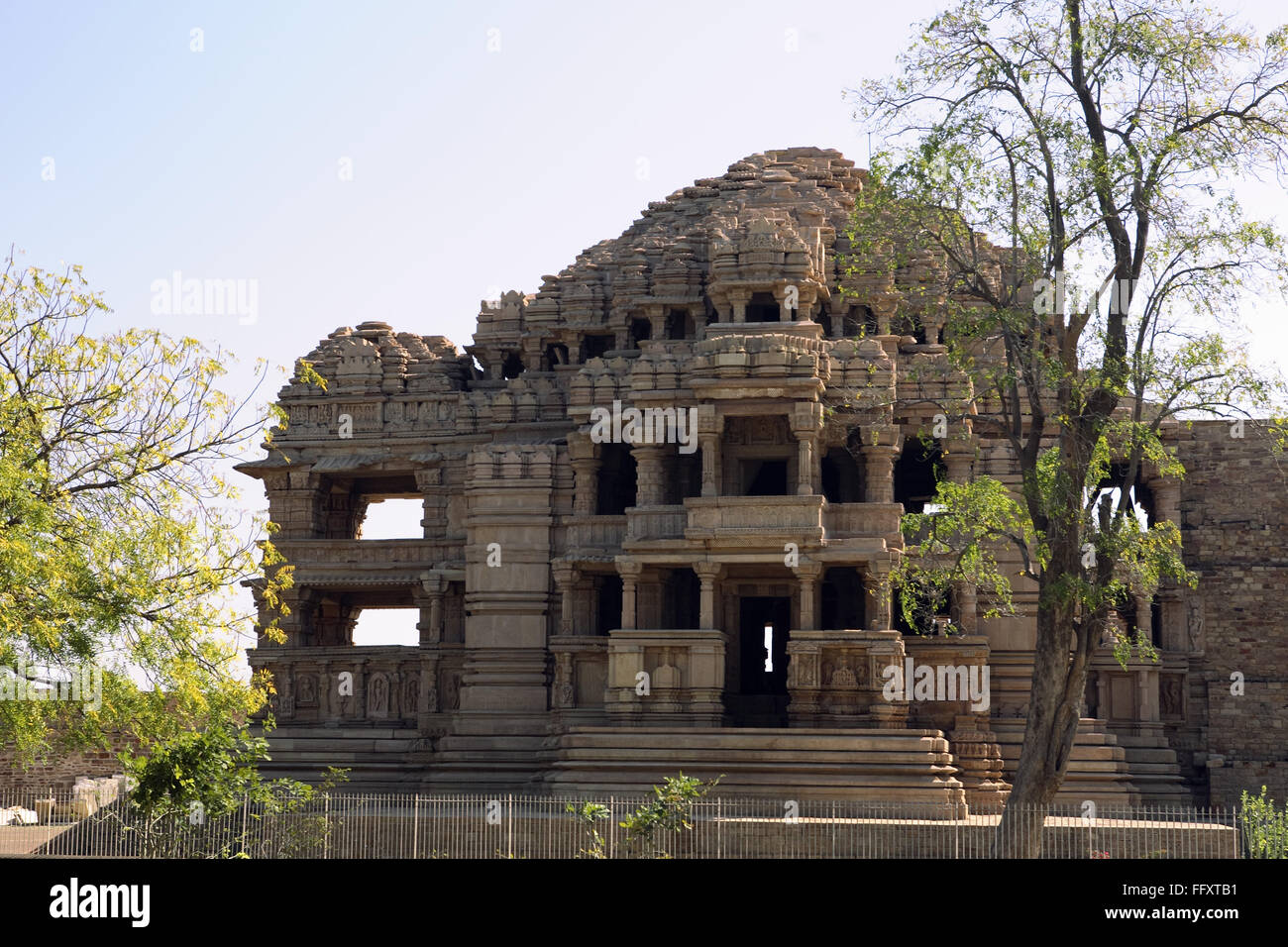 Sasbahu temple ; Sas Bahu Mandir , Sas Bahu Temples , Sahastrabahu ...