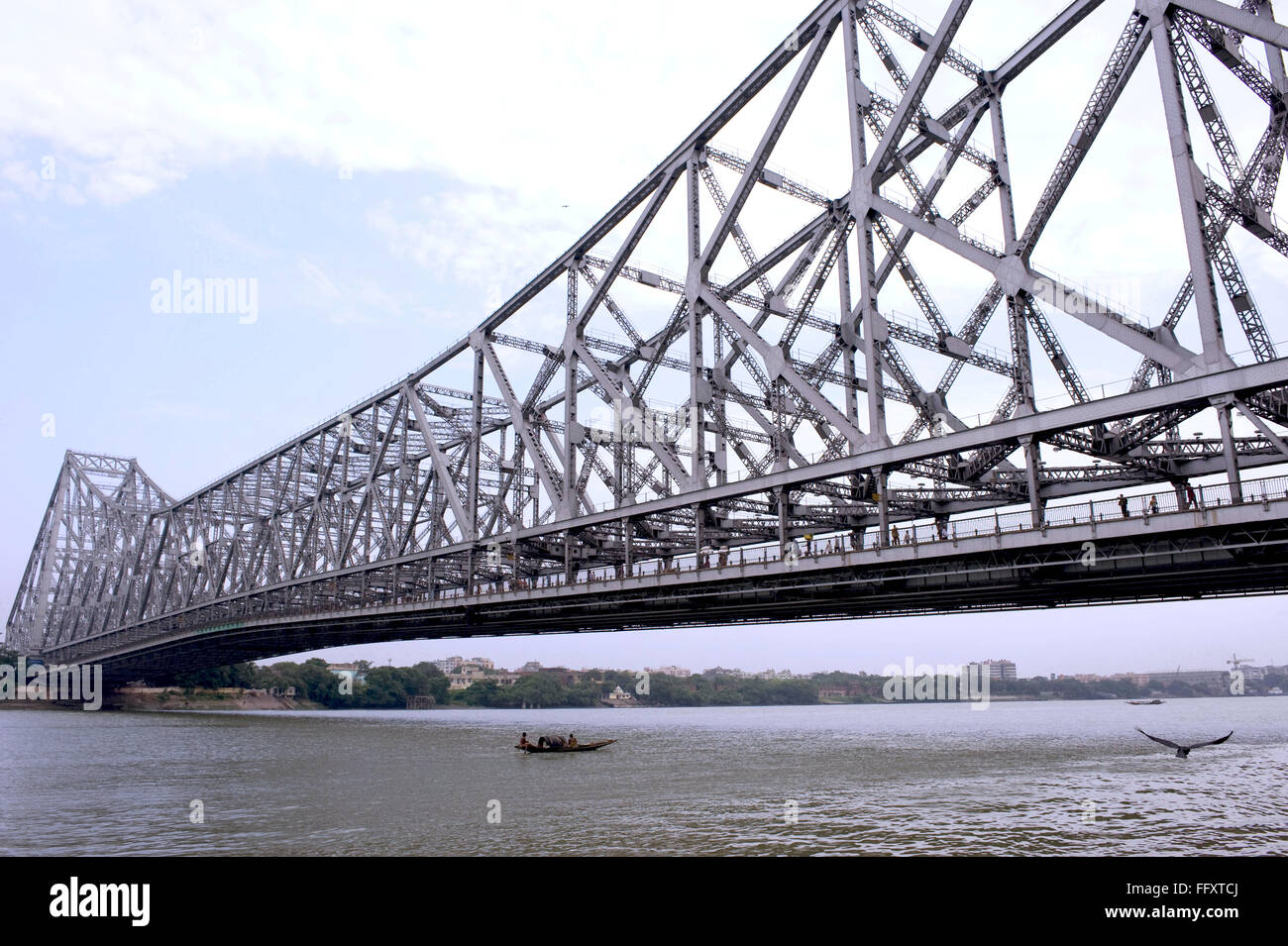 Howrah bride largest cantilever bridge over Hooghly river , Calcutta ...