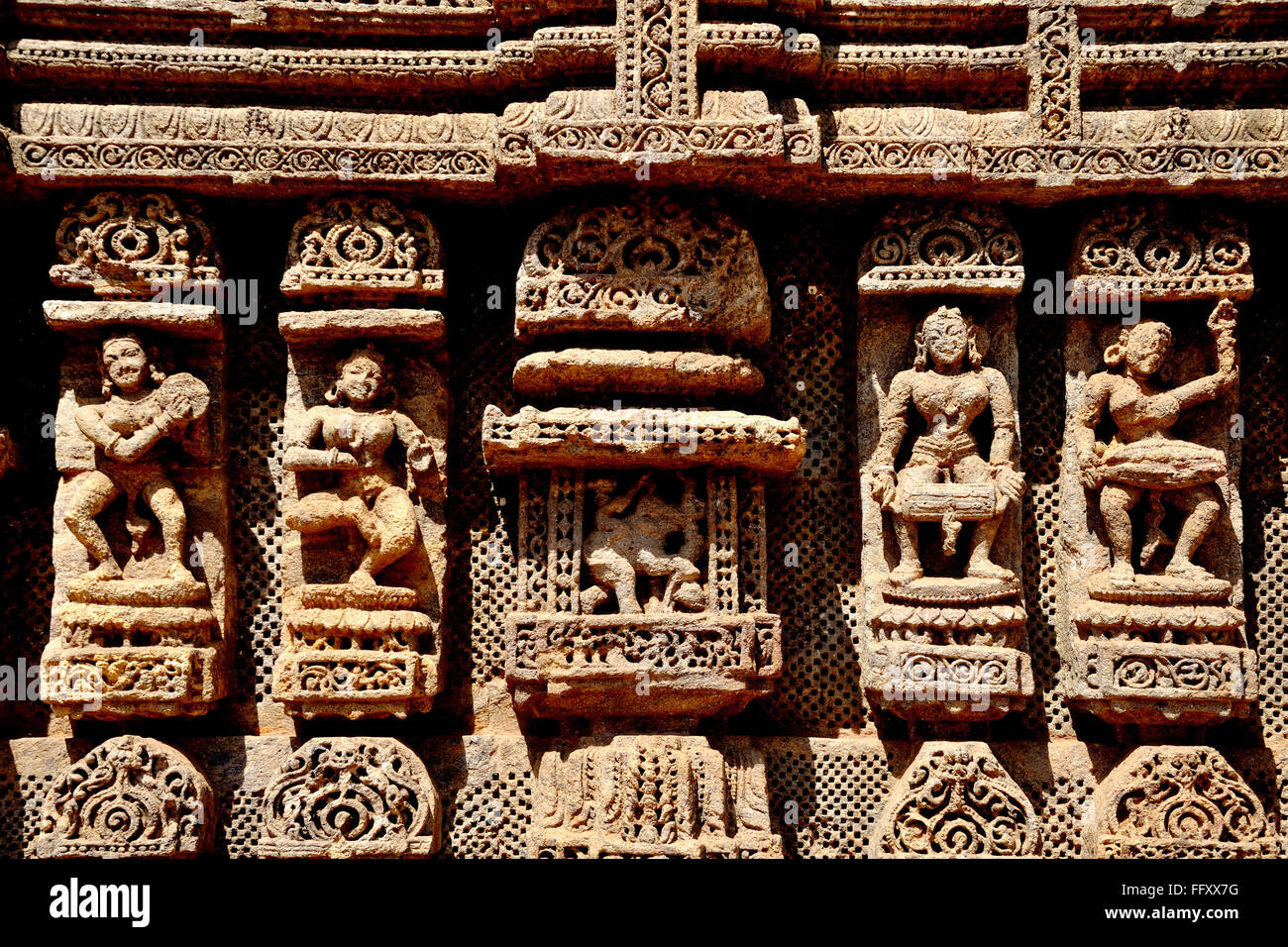 Sun temple konarak orissa India Stock Photo - Alamy