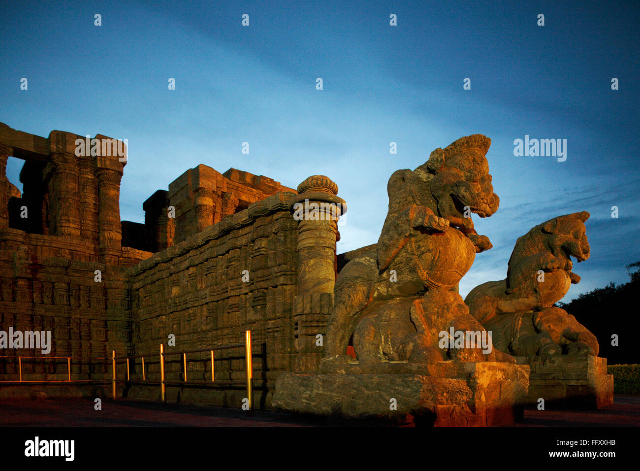Chariot at Konarak Sun temple , Orissa , India Unesco World Heritage ...