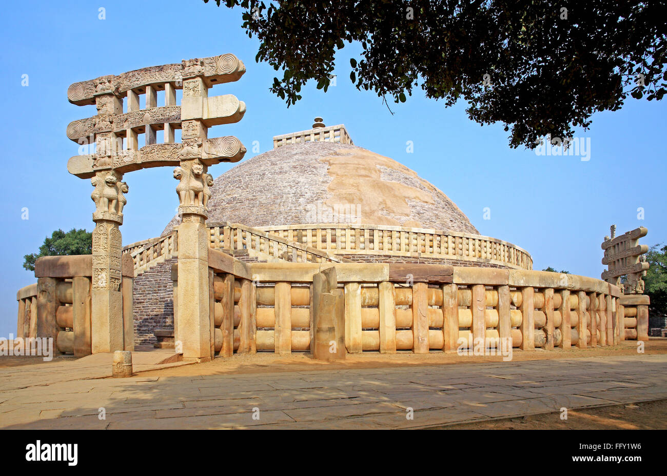 South Gateway of Stupa 1 Sanchi Bhopal Madhya Pradesh India Sanchi ...