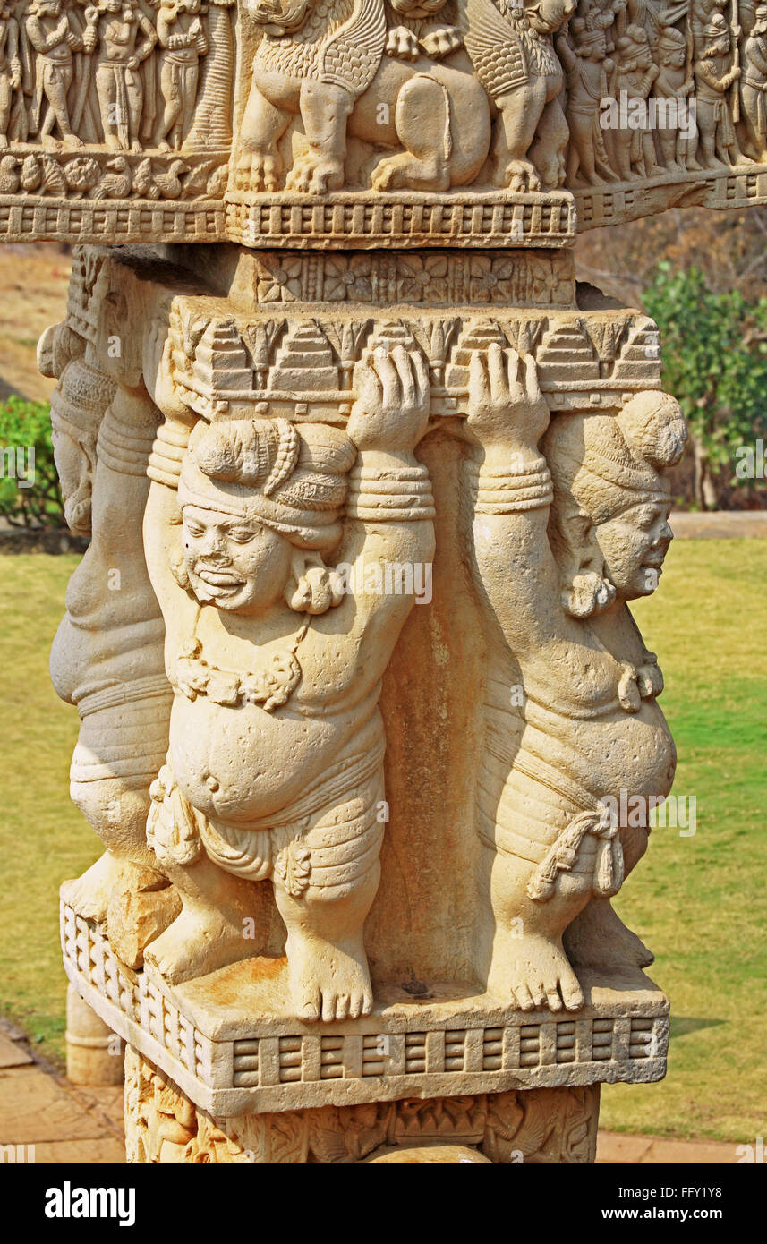 Dwarfs statues High Resolution Stock Photography and Images - Alamy