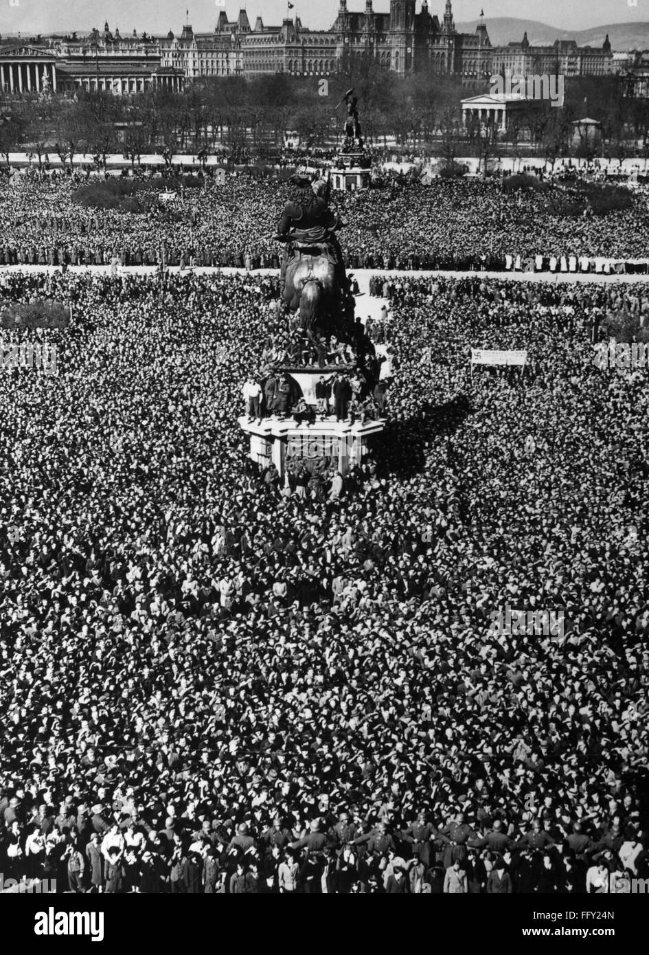 VIENNA: ANSCHLUSS, 1938. /nEnthusiastic crowds gather to greet ...