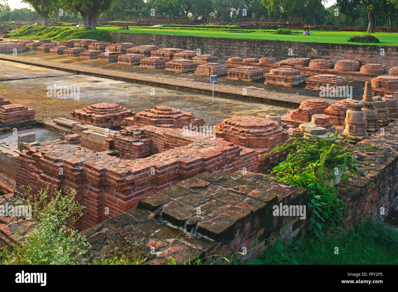 Buddhist monuments, sarnath hi-res stock photography and images - Alamy