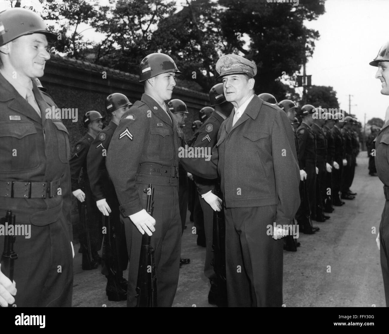 Douglas Macarthur N 1880 1964 American Army Officer General