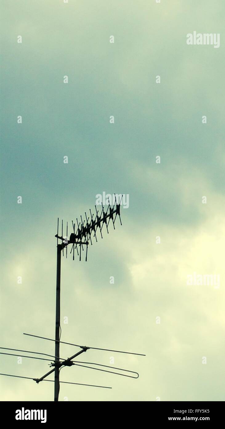 Antenna aerial hi-res stock photography and images - Alamy
