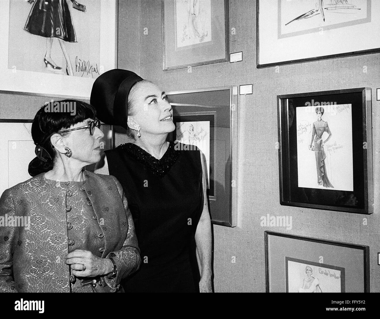 Fashion dress 1969 hi-res stock photography and images - Alamy