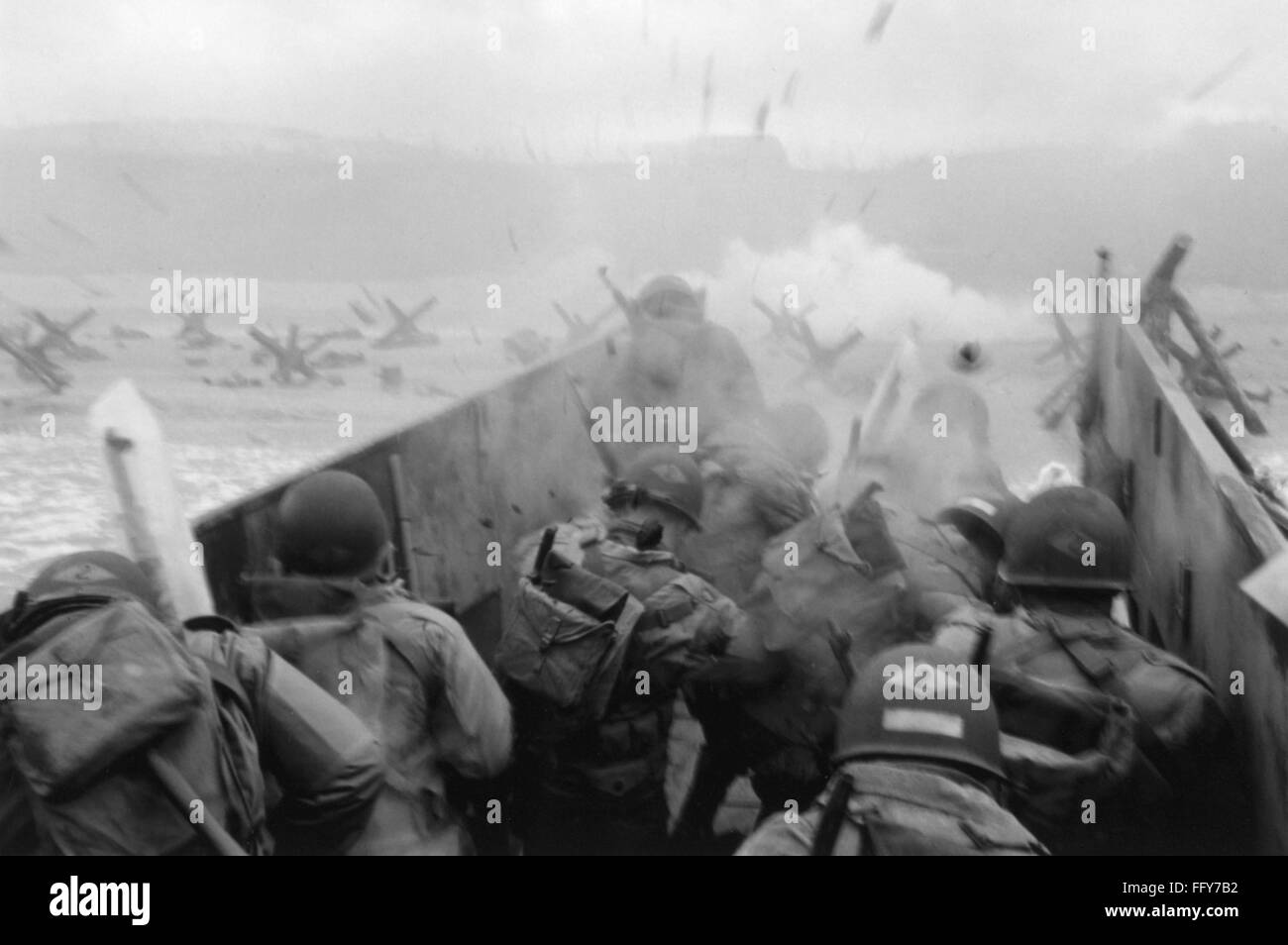 FILM: SAVING PRIVATE RYAN. /nAmerican troops landing at Omaha Beach in ...