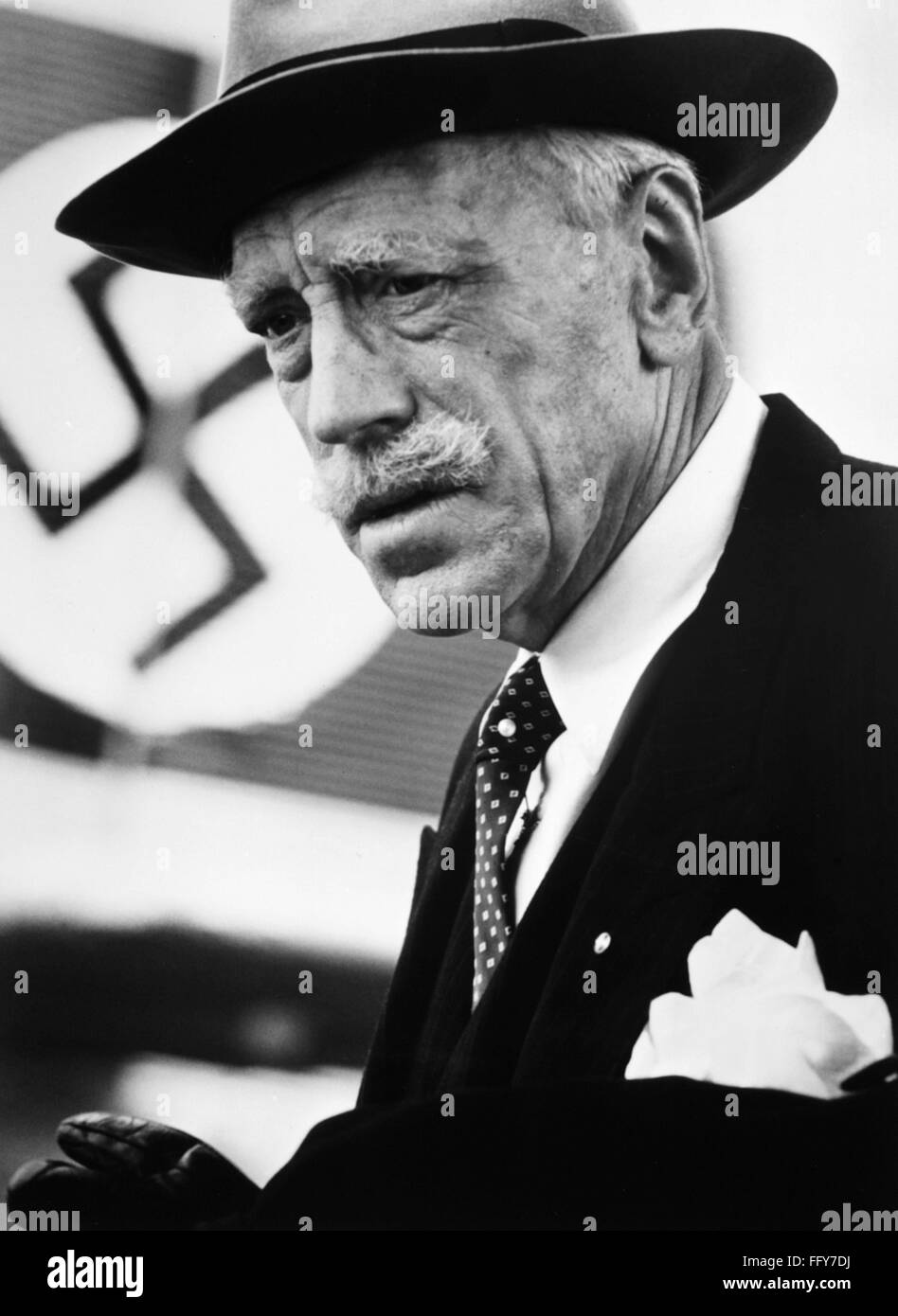FILM: HAMSUN, 1996. /nSwedish actor Max von Sydow as Norwegian writer ...