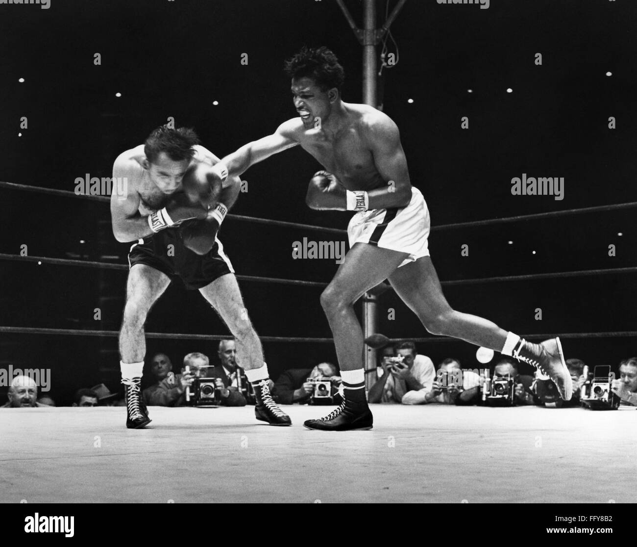 Sugar ray robinson basilio hi-res stock photography and images - Alamy
