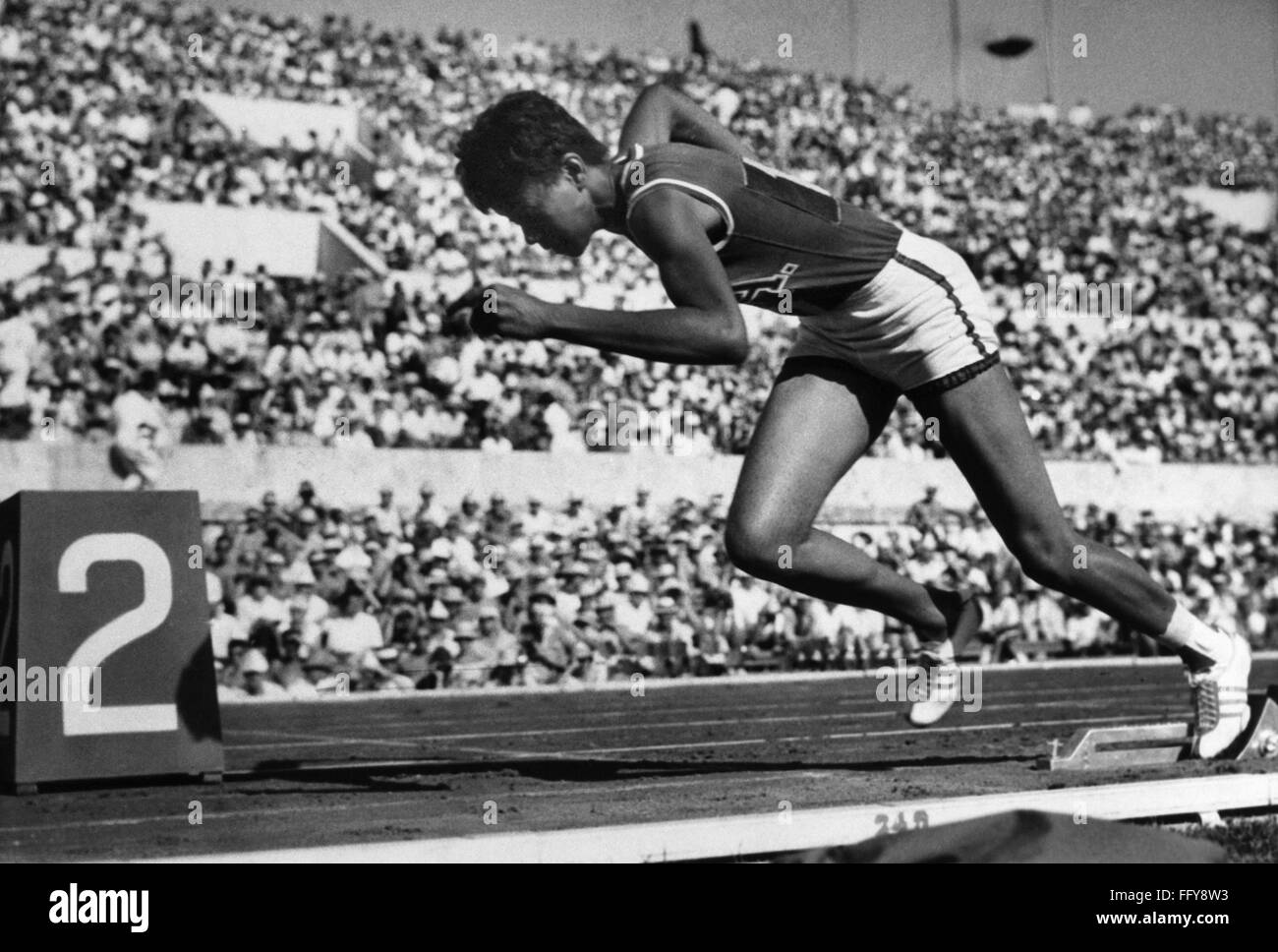 Wilma rudolph 1960 hi-res stock photography and images - Alamy
