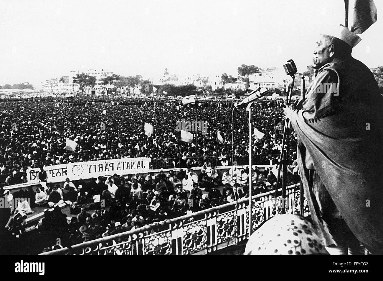 1977 1995 Black and White Stock Photos & Images - Alamy