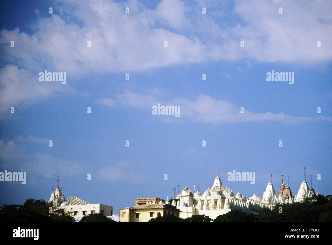 Palitana temples hi-res stock photography and images - Alamy
