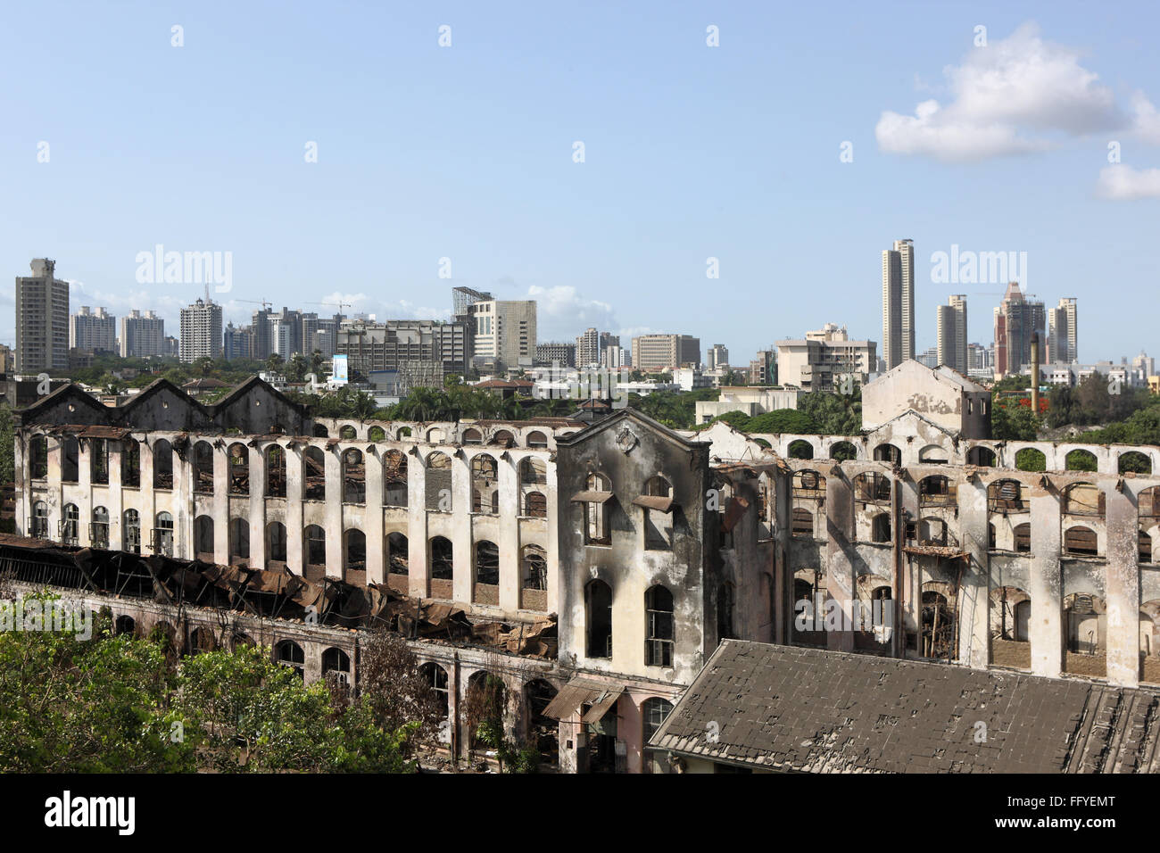 Fire abandoned factory hi-res stock photography and images - Alamy