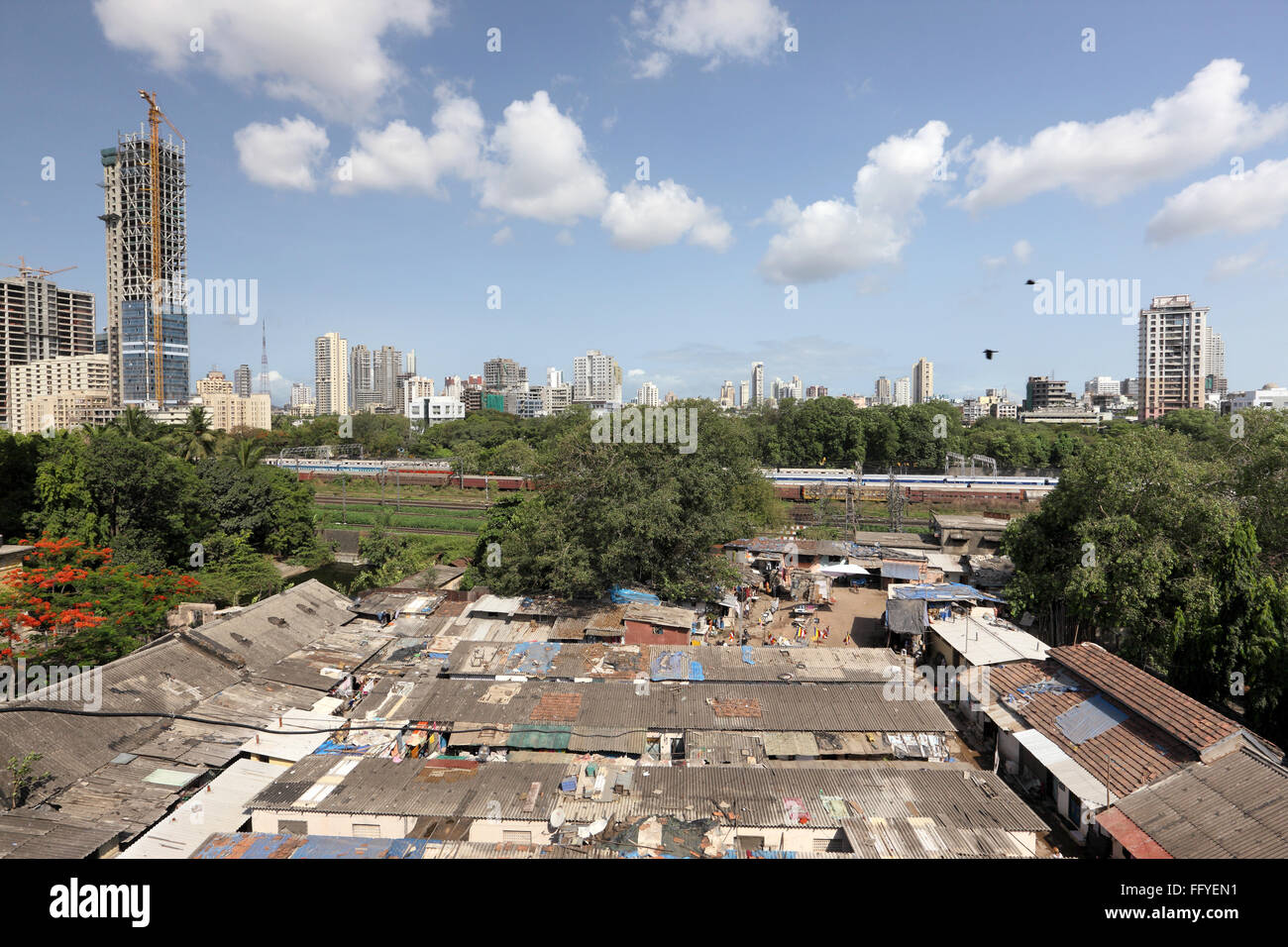 Mumbai slum buildings hi-res stock photography and images - Alamy