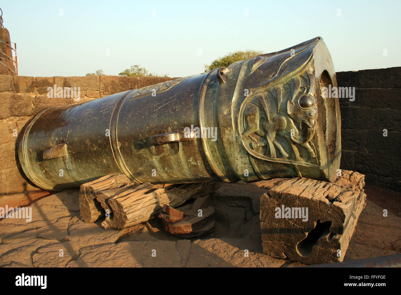Malik e maidan cannon hi-res stock photography and images - Alamy