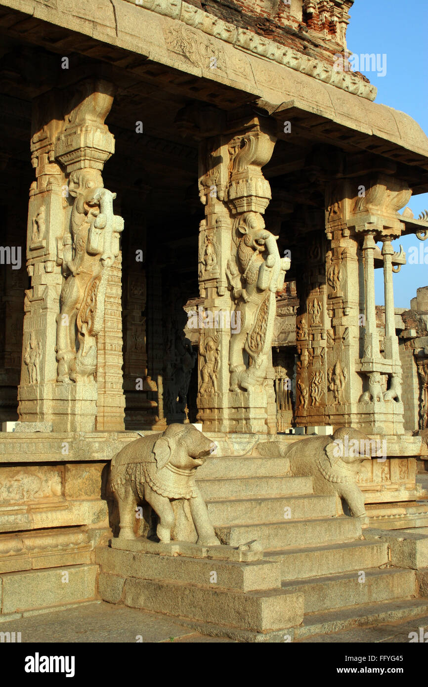 Musical pillars of Vijaya Vittala temple , Hampi Vijayanagar ruins ...