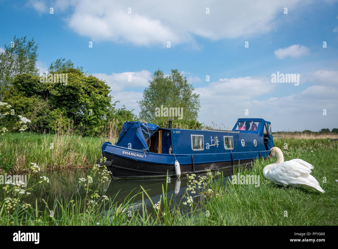 Narrow boat hi-res stock photography and images - Alamy