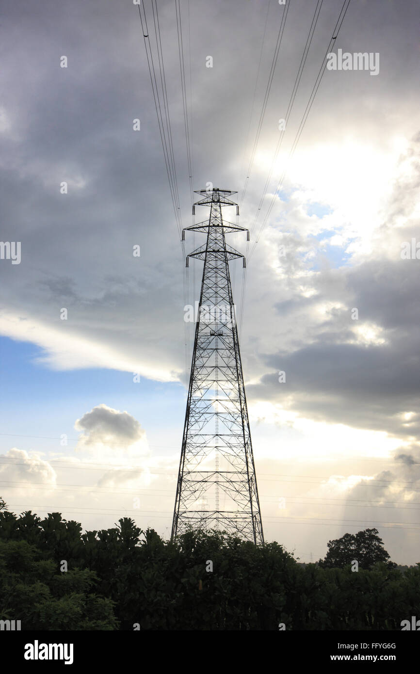 India electric transmission lines hi-res stock photography and images ...