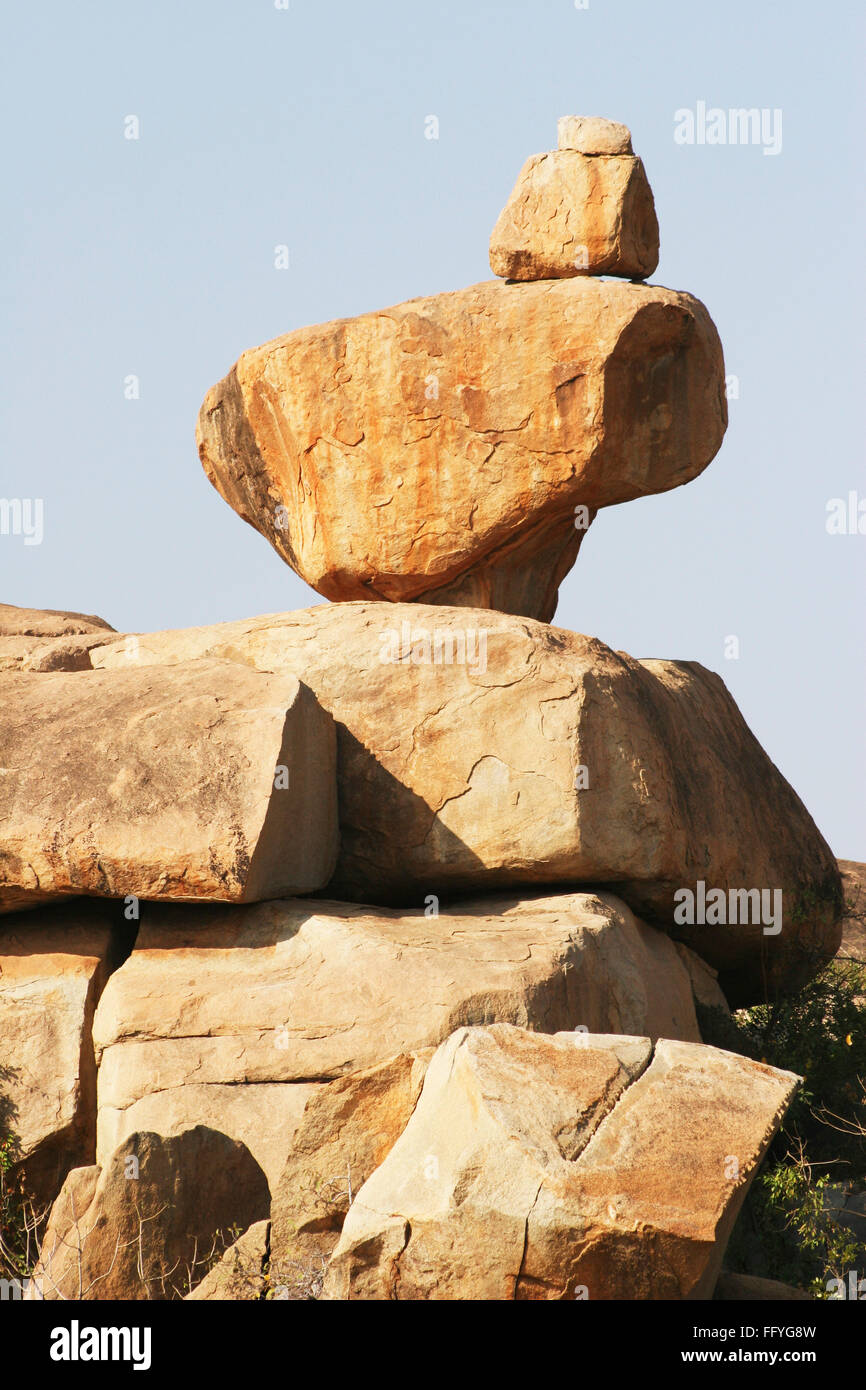 Balancing rock india hi-res stock photography and images - Alamy