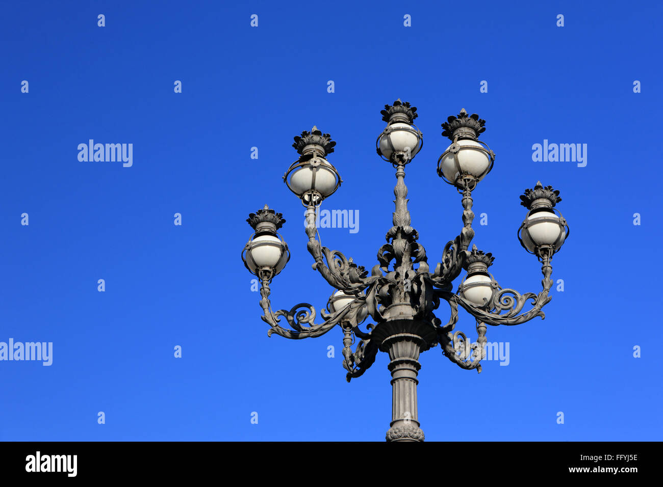Cast iron lights hi-res stock photography and images - Alamy