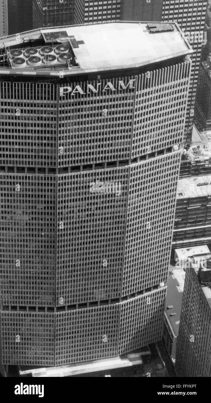 NEW YORK: PAN AM BUILDING. /nThe Pan Am Building (now the MetLife ...