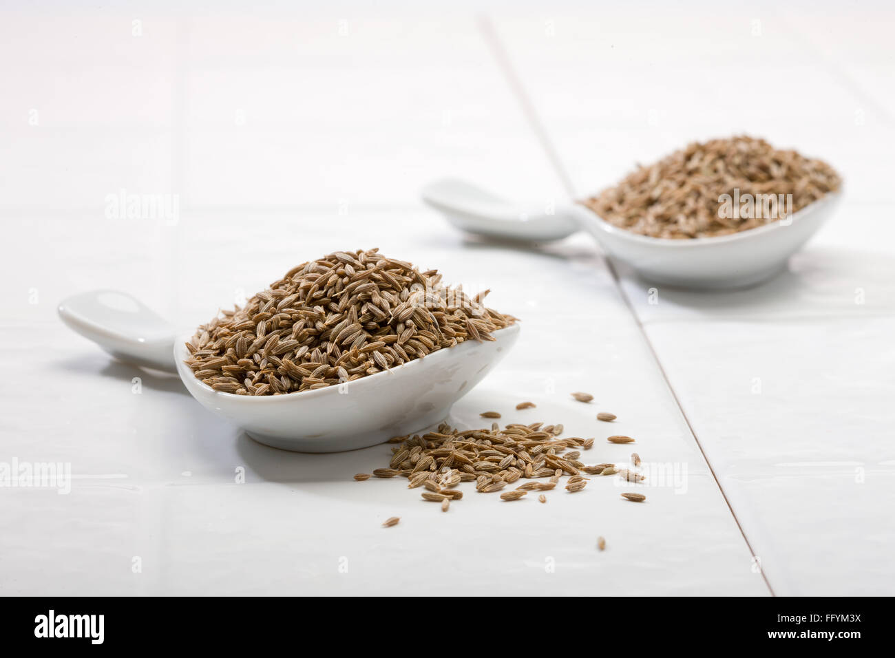 Close up cumin seeds in spoon hi-res stock photography and images - Alamy