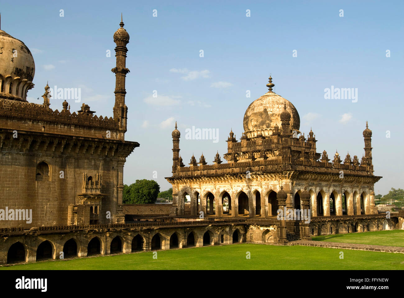Ibrahim Rauza built by Ibrahim Adil Shah II in Bijapur , Karnataka ...