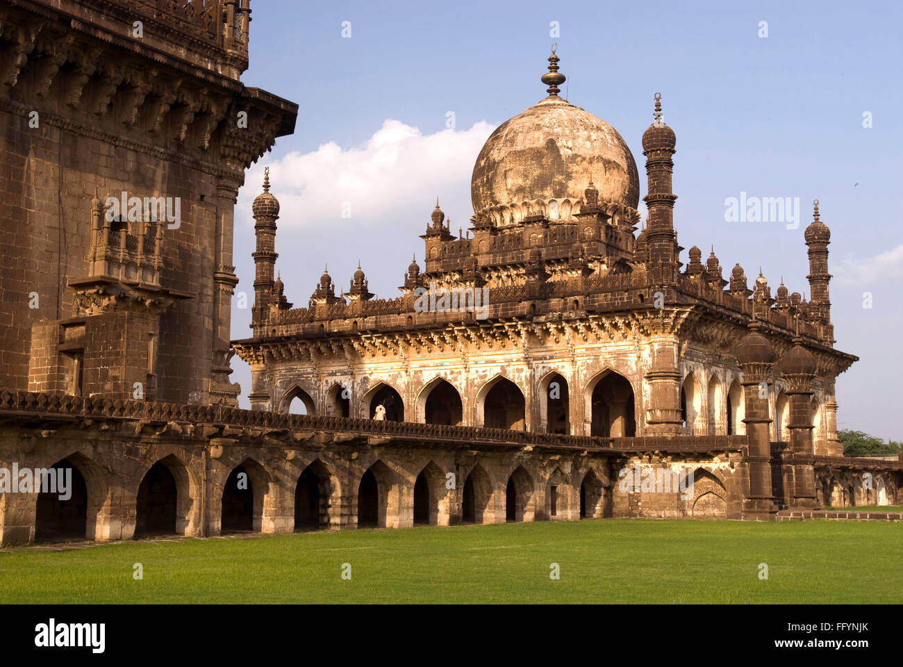 Ibrahim Rauza built by Ibrahim Adil Shah II in Bijapur , Karnataka ...