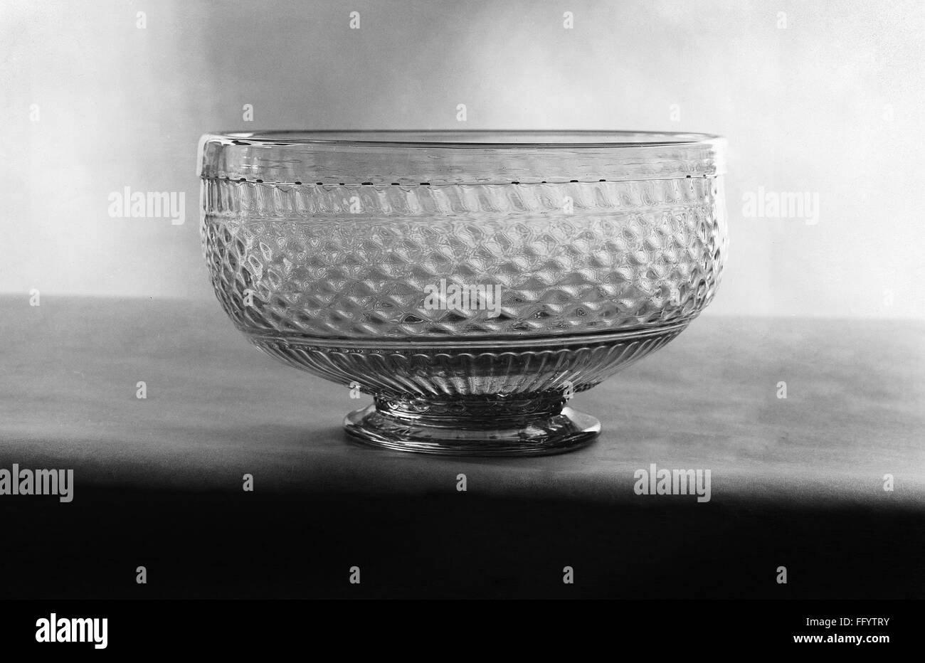 AMERICAN GLASS BOWL. /nA three-mold blown glass bowl, American, 18th or ...
