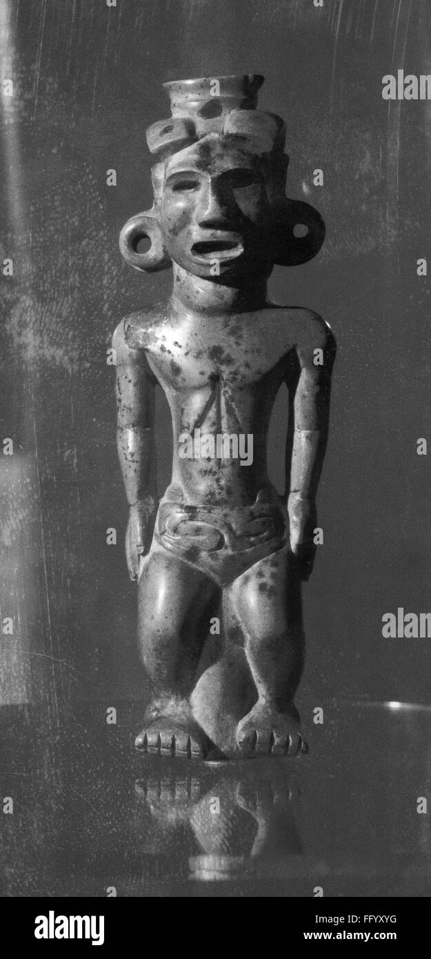 ADENA EFFIGY PIPE. /nPre-Columbian effigy pipe in the form of a ...