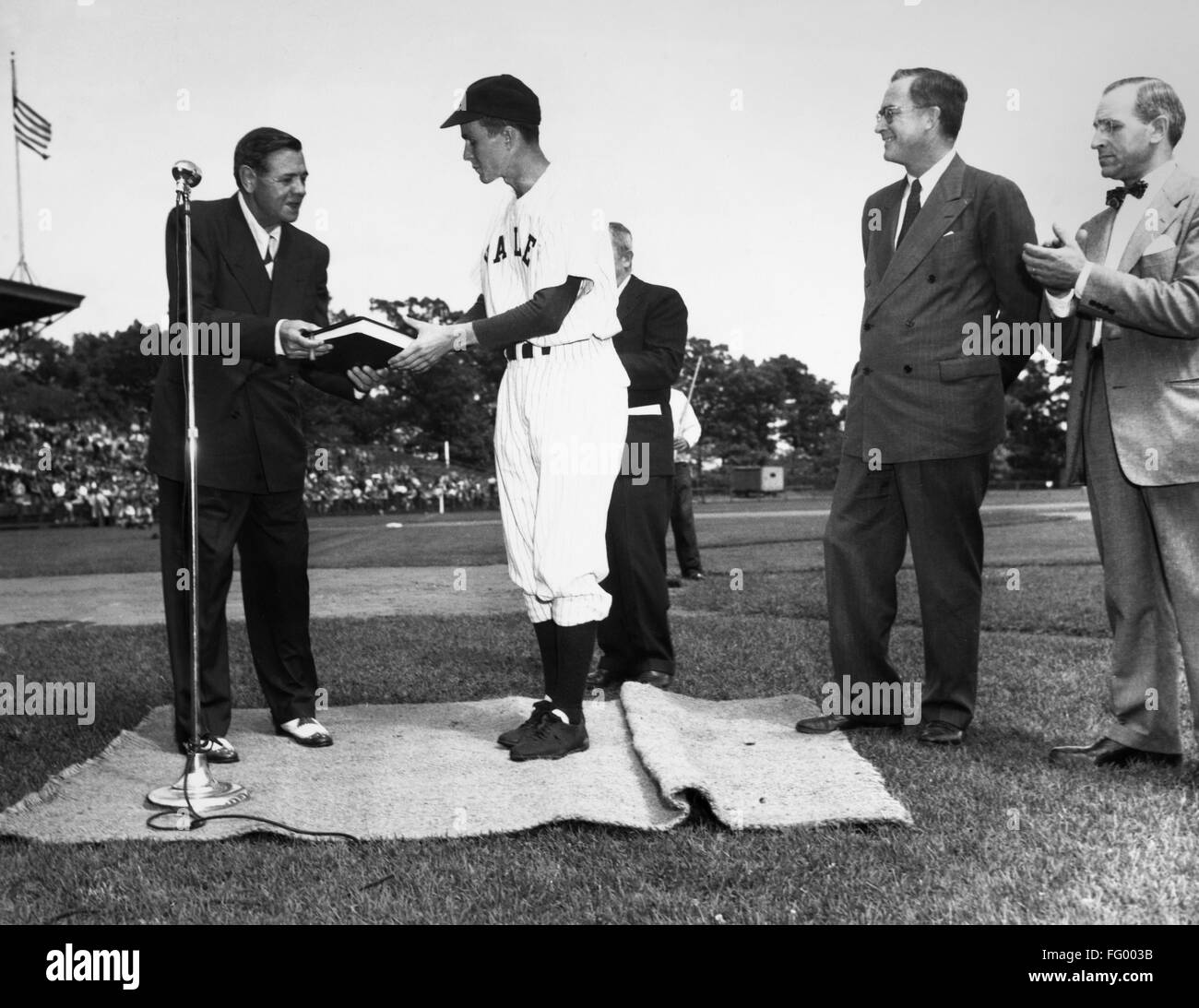 University of connecticut baseball hi-res stock photography and images ...