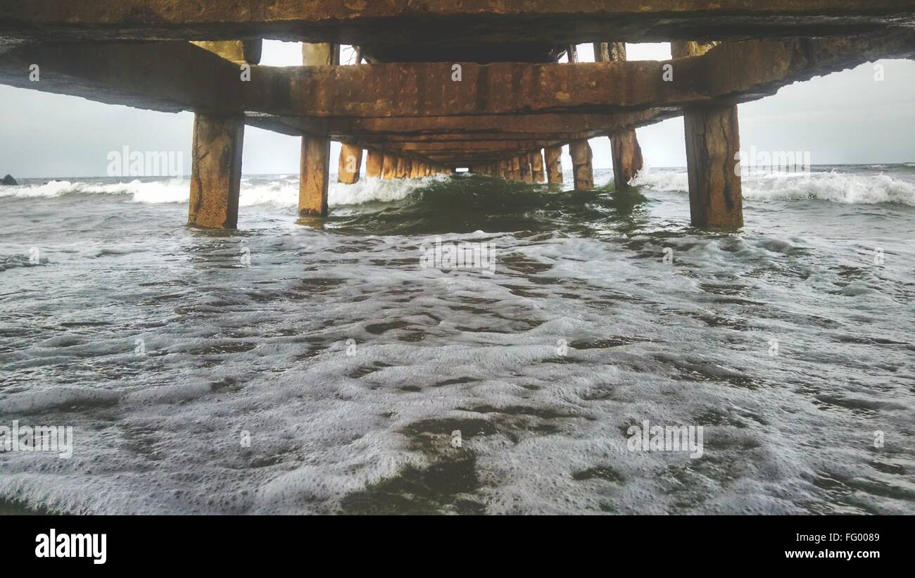 Water underneath hi-res stock photography and images - Alamy