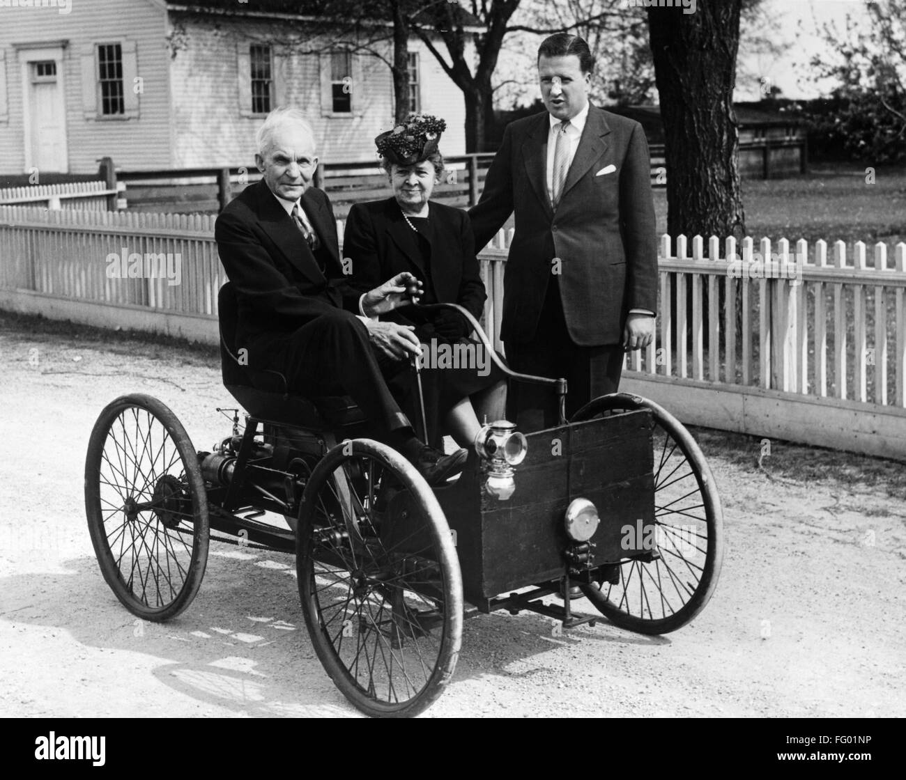 Ford automobile family hi-res stock photography and images - Alamy