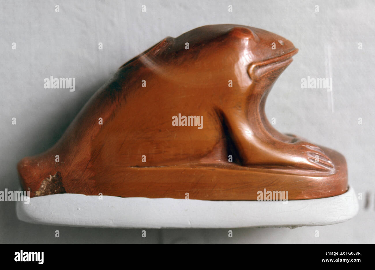 PRE-COLUMBIAN EFFIGY PIPE. /nEffigy pipe in the form of a frog, made of ...