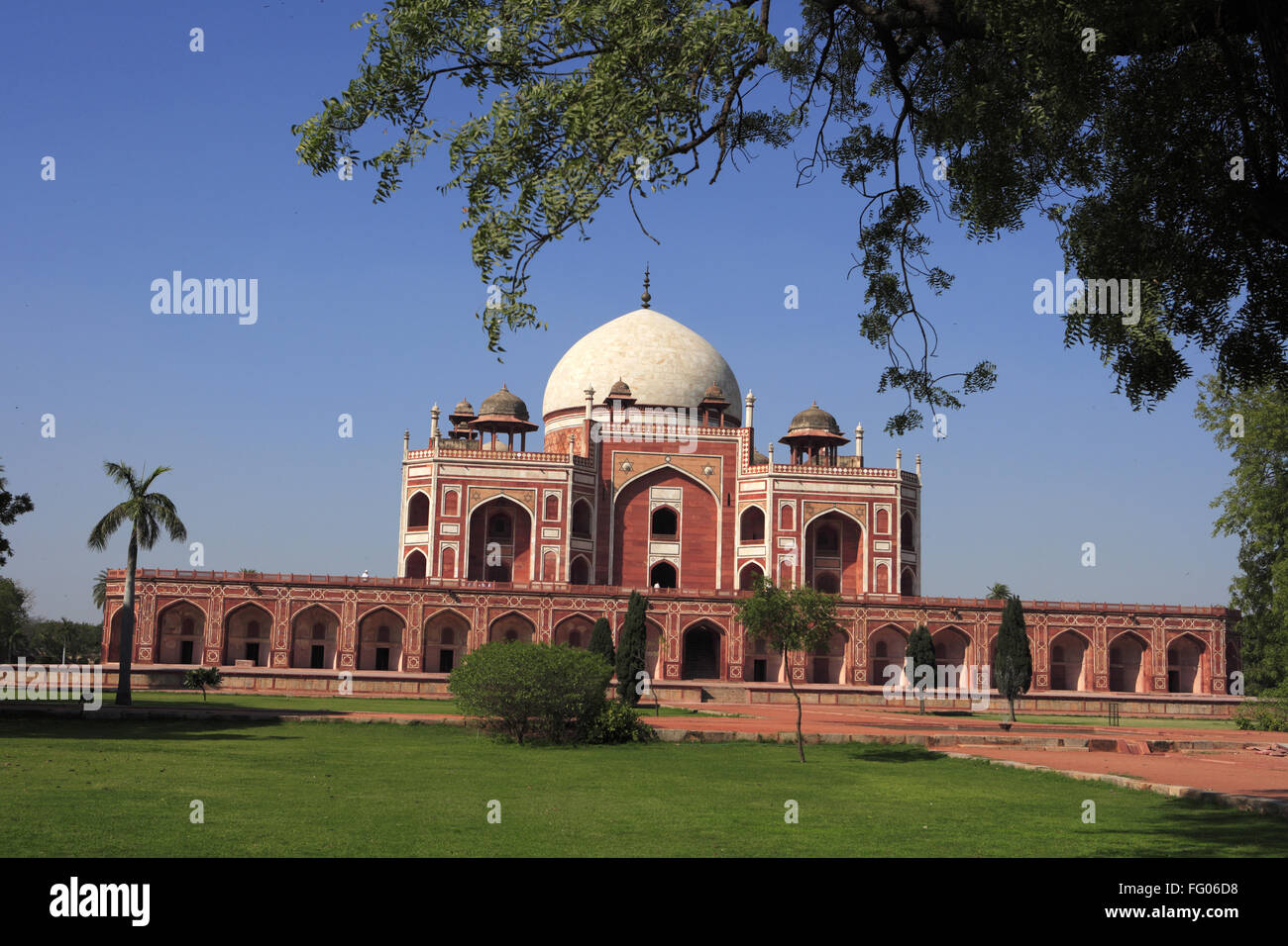 Humayun's tomb built in 1570 mughal architecture , Delhi, India UNESCO ...