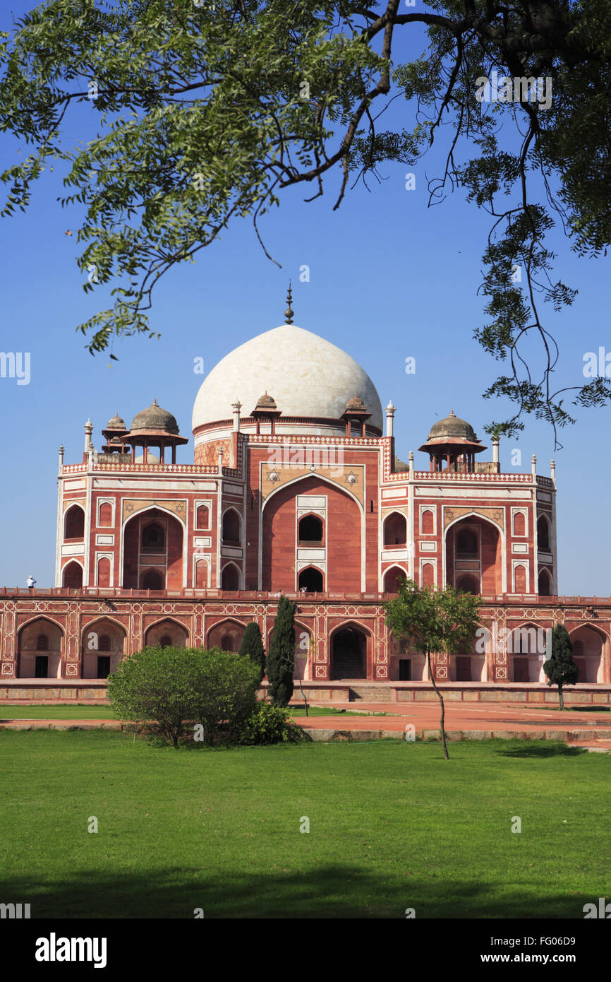 Humayun's tomb built in 1570 mughal architecture , Delhi, India UNESCO ...