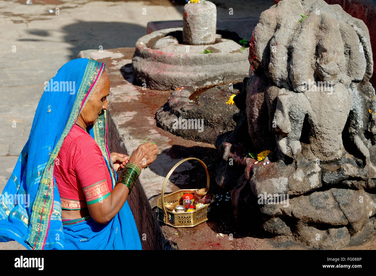 Devotee of shiva hi-res stock photography and images - Alamy