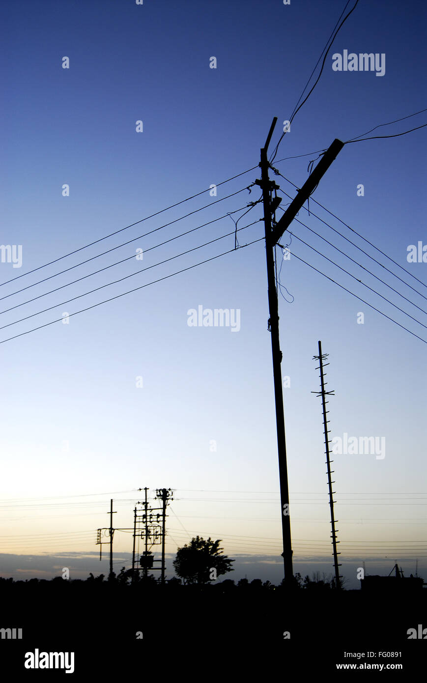 Electric pole wires hi-res stock photography and images - Alamy